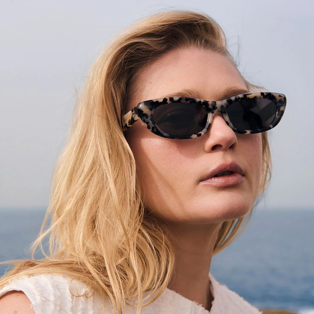 Sidelines Sunglasses - White Tort – Hey Love